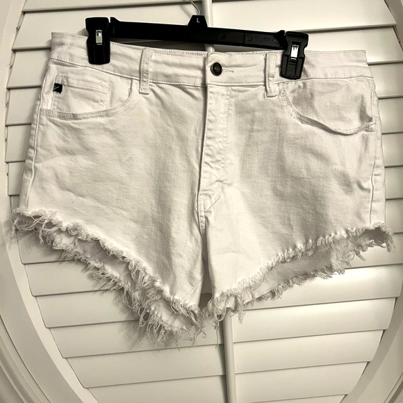 KanCan | Shorts | Kancan White Cutoff Denim Shorts Size 3 | Poshmark